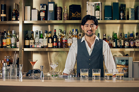调酒师图片_调酒师素材_调酒师高清图片_摄图网图片下载