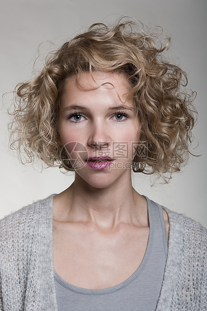 女性正面形象高清图片下载-正版图片501819375-摄图网