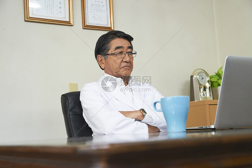医院主任办公形象高清图片下载-正版图片502047990-摄图网