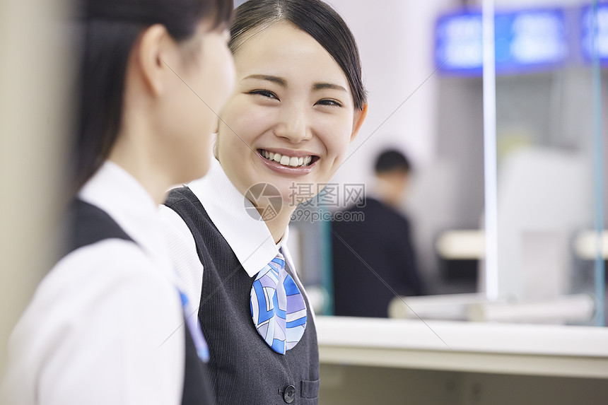 笑容灿烂的女银行职员高清图片下载-正版图片502138783-摄图网