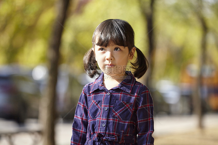 小女孩高清图片下载-正版图片502147510-摄图网