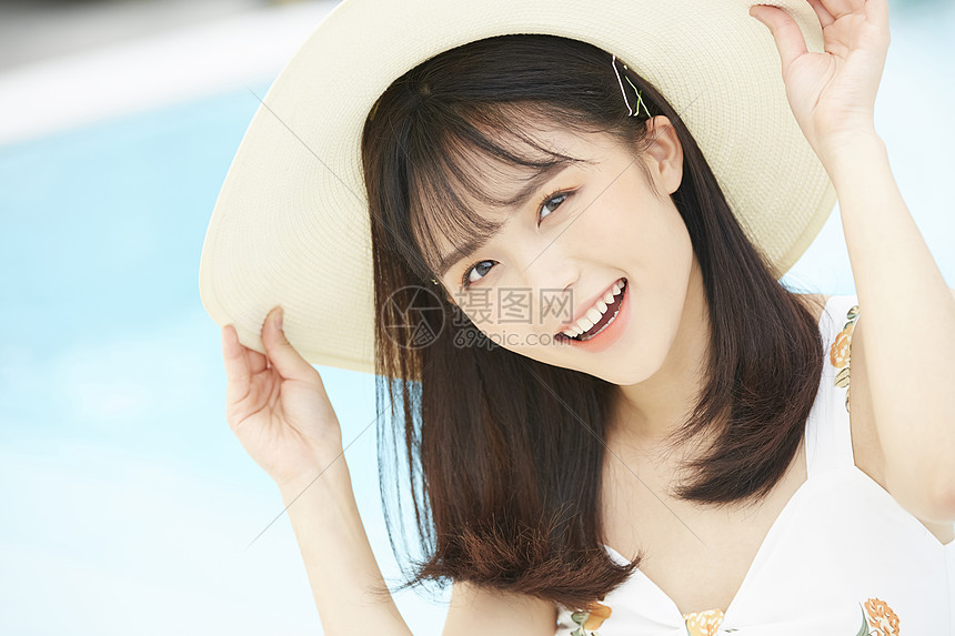 度假村的美丽可爱女生高清图片下载-正版图片502269780-摄图网