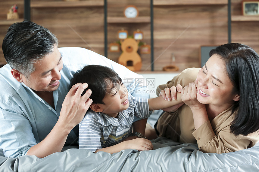 和睦的家庭生活高清图片下载-正版图片502303548-摄图网