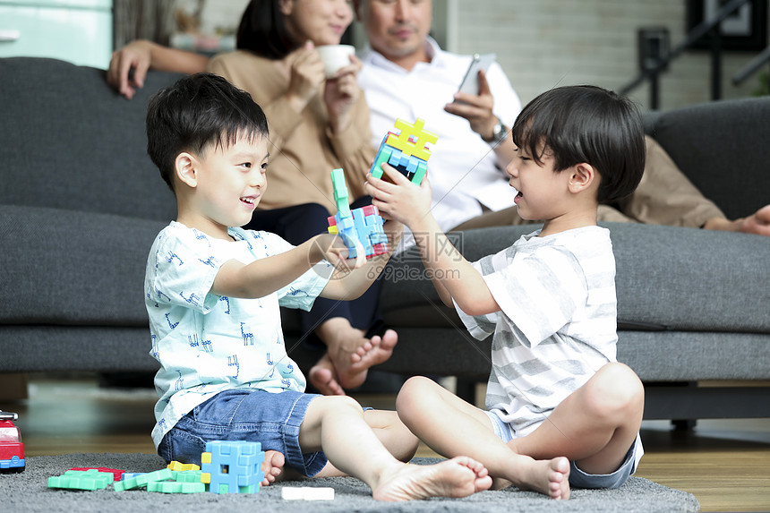 和睦的家庭生活高清图片下载-正版图片502303654-摄图网