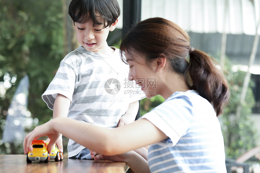 和睦的家庭生活高清图片下载-正版图片502303666-摄图网