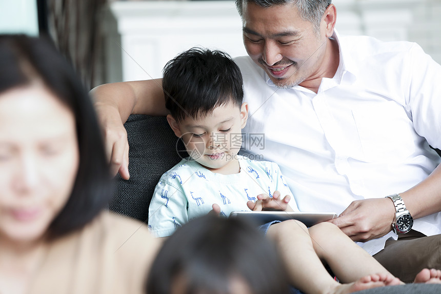 和睦的家庭生活高清图片下载-正版图片502303671-摄图网