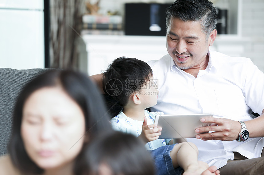 和睦的家庭生活高清图片下载-正版图片502303673-摄图网