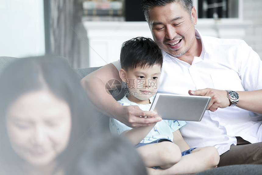 和睦的家庭生活高清图片下载-正版图片502303677-摄图网