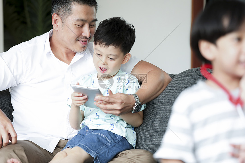 和睦的家庭生活高清图片下载-正版图片502303685-摄图网