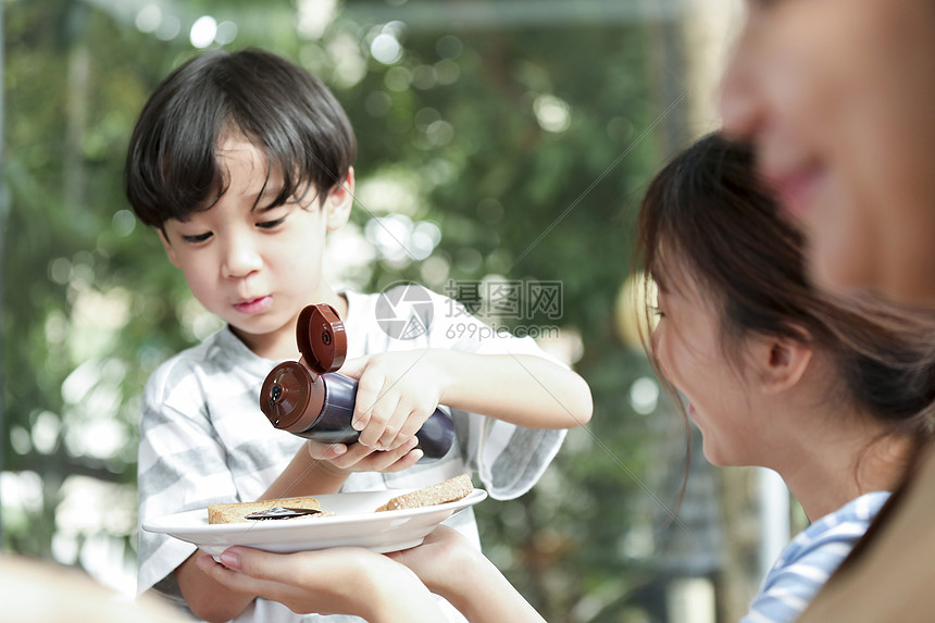 和睦的家庭生活高清图片下载-正版图片502303727-摄图网