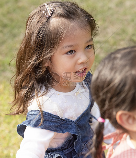 可爱的小女孩高清图片下载-正版图片502307093-摄图网