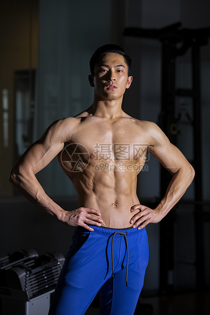 男性肌肉展示高清图片下载-正版图片502335444-摄图网