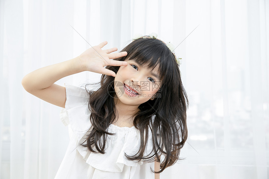可爱的小女孩形象高清图片下载-正版图片502339250-摄图网
