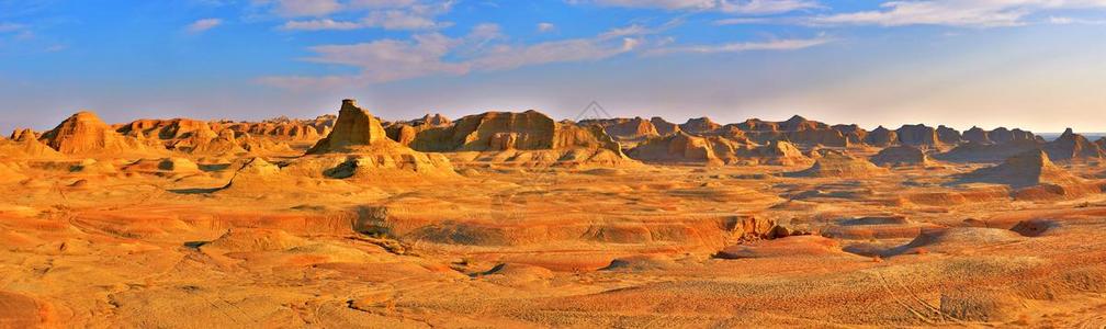 乌尔禾世界魔鬼城图片_ 乌尔禾世界魔鬼城素材_ 乌尔禾世界魔鬼城高清图片_摄图网图片下载