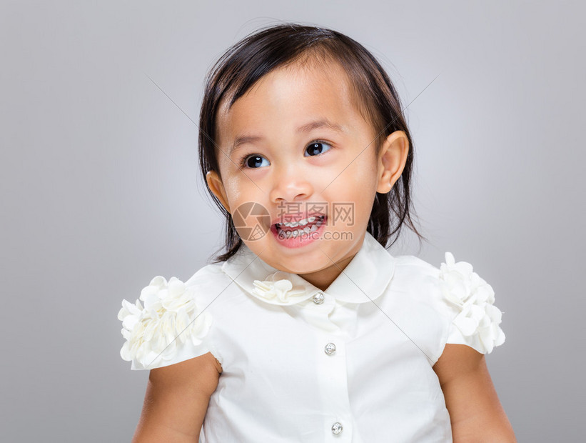 可爱的女孩高清图片下载-正版图片502523855-摄图网
