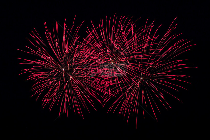 黑色背景上的红色烟花高清图片下载-正版图片502535554-摄图网