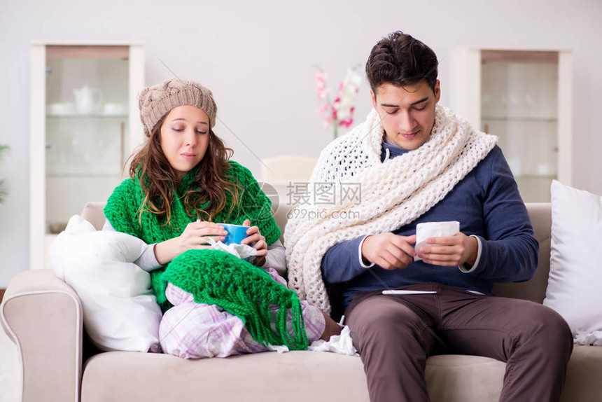 生病的妻子和丈夫在家高清图片下载 正版图片502555154 摄图网
