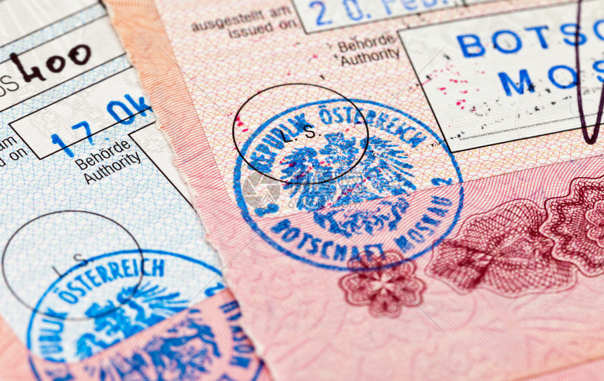 护照上的签证入境和出境印章高清图片下载-正版图片502584381-摄图网