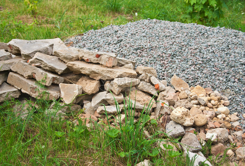 花园里的一堆石头高清图片下载-正版图片502605164-摄图网