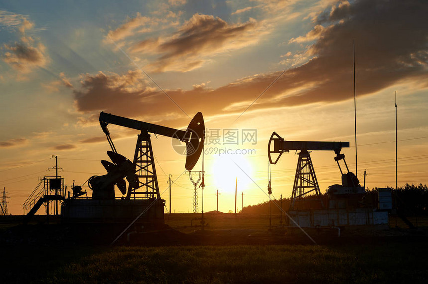 石油和天然气的生产石油和天然气的开采高清图片下载-正版图片502643591-摄图网