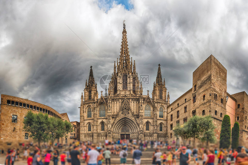 西班牙加泰罗尼亚的哥特式圣十字大教堂和圣欧拉利亚大教堂高清图片下载-正版图片502648057-摄图网