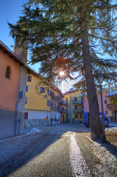 Piemote小街的垂直形象高清图片下载-正版图片502674274-摄图网