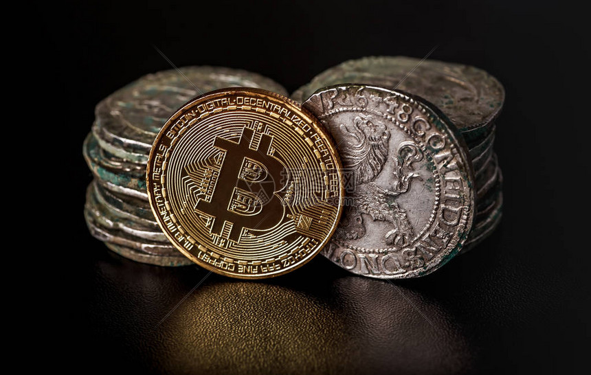 泰勒斯和罗马硬币的宝藏以及现代欧洲硬币高清图片下载-正版图片502677338-摄图网