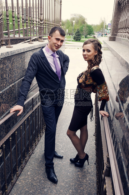 一对情侣高清图片下载-正版图片502739354-摄图网