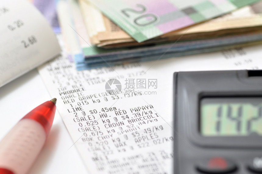 金钱和账单高清图片下载-正版图片502742437-摄图网
