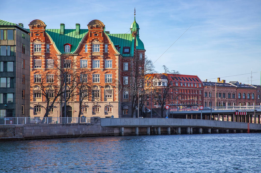 丹麦哥本哈根市有建筑物和河流的城景高清图片下载-正版图片502757274-摄图网