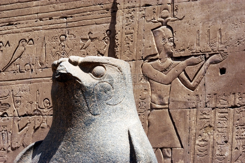 埃及爱德福岛爱德福寺外雕刻有象高清图片下载-正版图片502757721-摄图网