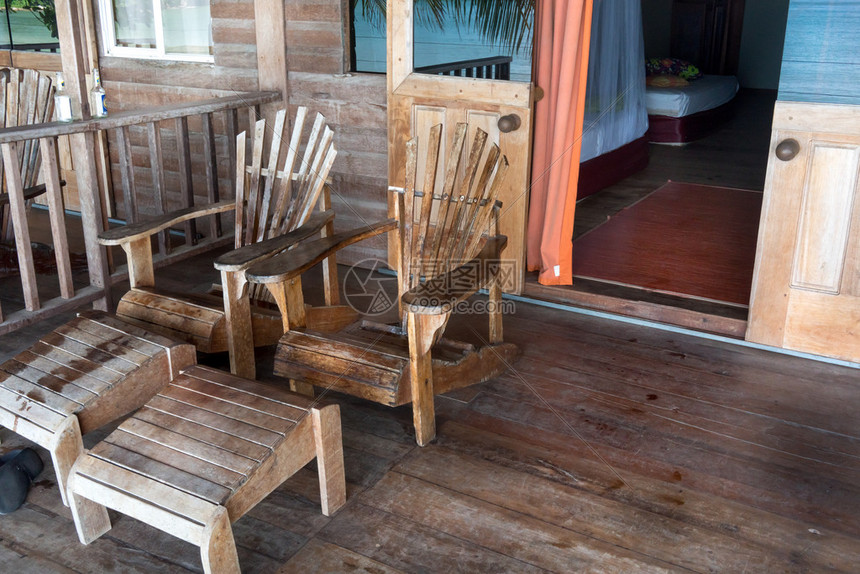 特立尼达特立尼达和多巴哥旅游度假胜地门廊的Adiron高清图片下载-正版图片502865624-摄图网