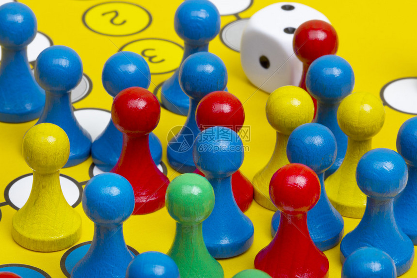 儿童棋盘游戏高清图片下载-正版图片502908405-摄图网