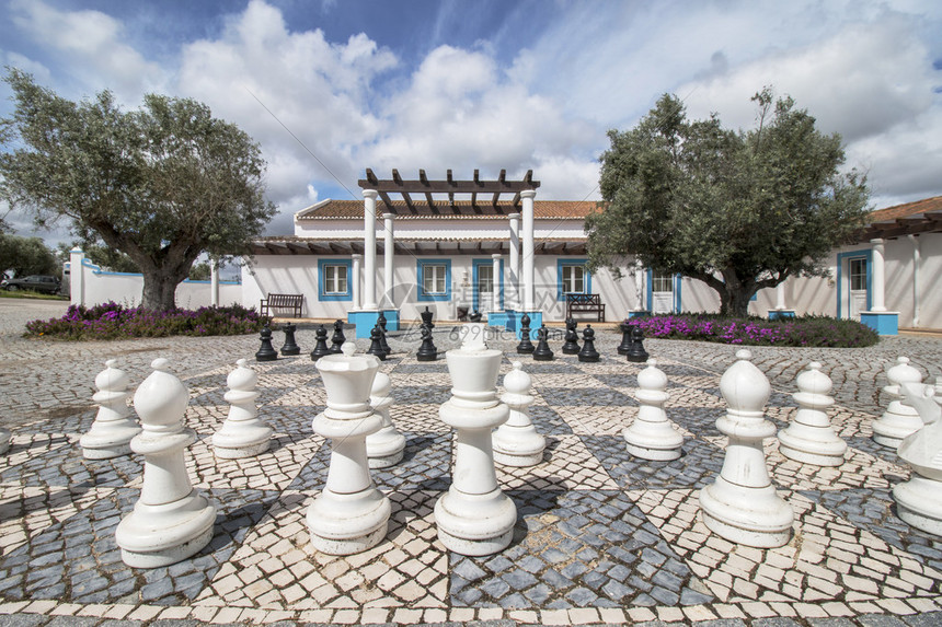 葡萄牙Alentejo地区的一座山顶上有一个美丽的高清图片下载-正版图片502909570-摄图网