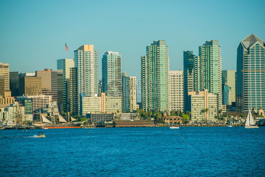 著名的圣地亚哥天线塔和沙地迭戈湾地区美国高清图片下载-正版图片502913780-摄图网