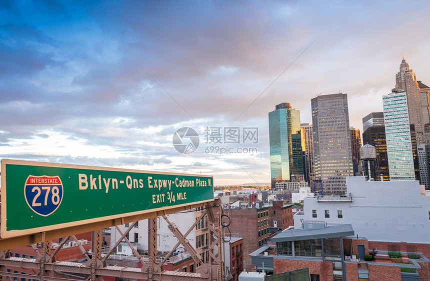 布鲁克林桥交通标志高清图片下载-正版图片502962001-摄图网