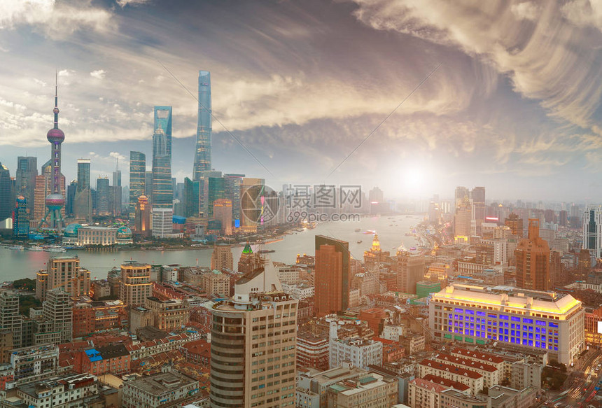 上海外滩日出天际线航拍鸟瞰图高清图片下载-正版图片503195448-摄图网
