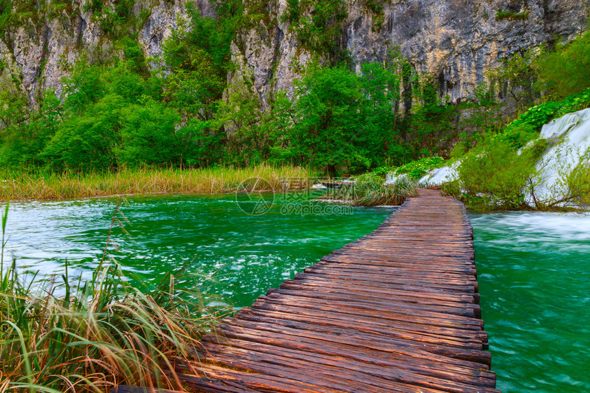 克罗地亚Plitvice公园的Wo高清图片下载-正版图片503236270-摄图网