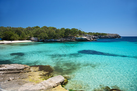 西班牙梅诺卡岛绿色海岸景观全景高清图片下载-正版图片504330366-摄图网