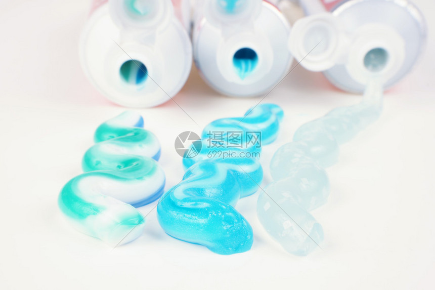 三种类型的牙膏管特写高清图片下载-正版图片503278606-摄图网