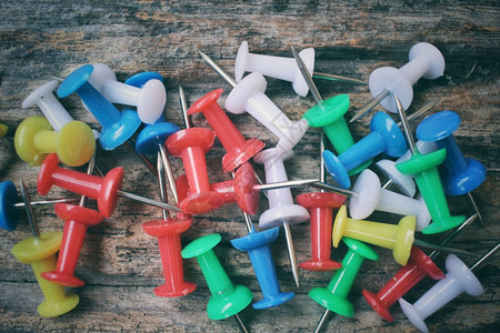 彩色图钉图片-彩色图钉图片素材大全-摄图网