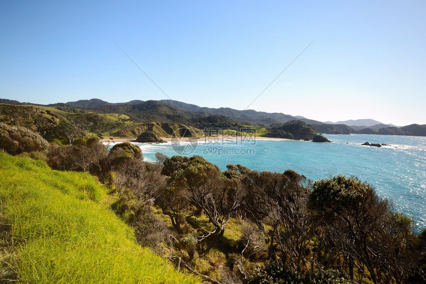 冬季从新西兰群岛湾OldRusselRoad岛的Whangararuru湾对Whangararu高清图片下载-正版图片503321303-摄图网