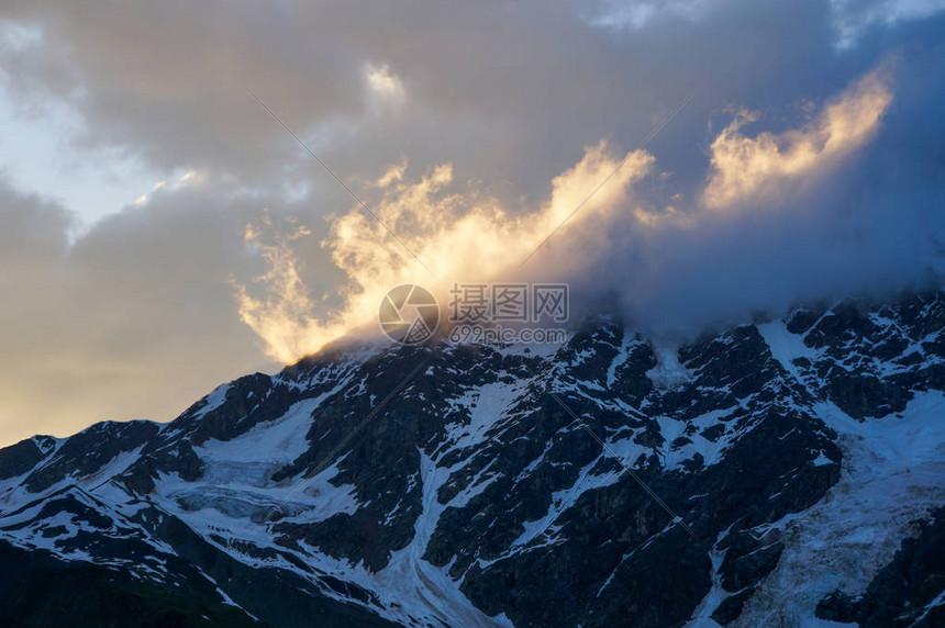 格鲁吉亚斯瓦涅蒂亚州佐治亚州美丽的高清图片下载-正版图片503376116-摄图网