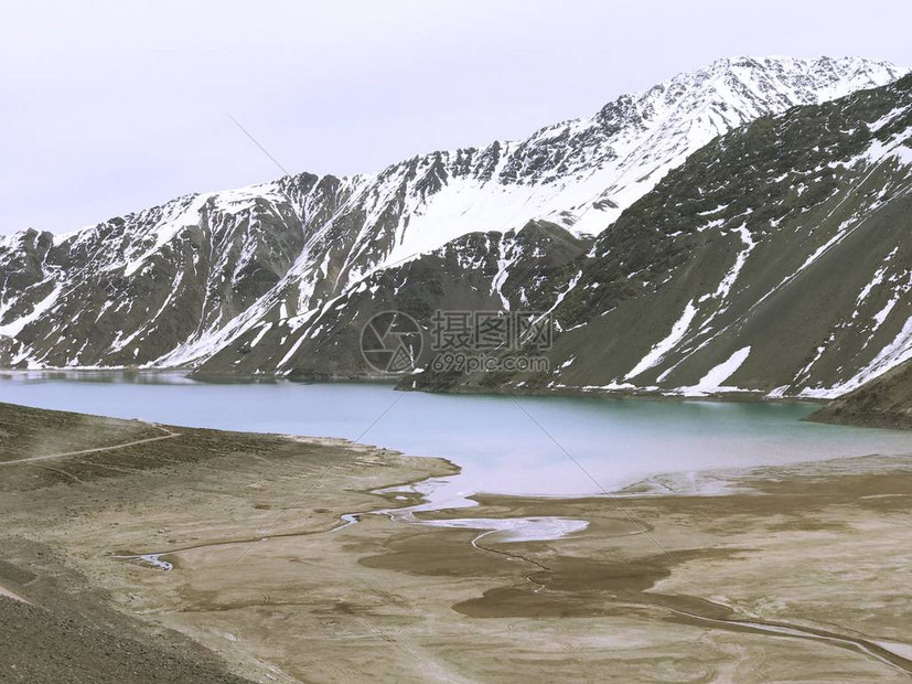 智利圣地亚哥山积雪和高清图片下载-正版图片503417326-摄图网
