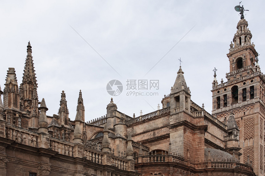 在西班牙著名的塞维利亚大教堂高清图片下载-正版图片503421347-摄图网