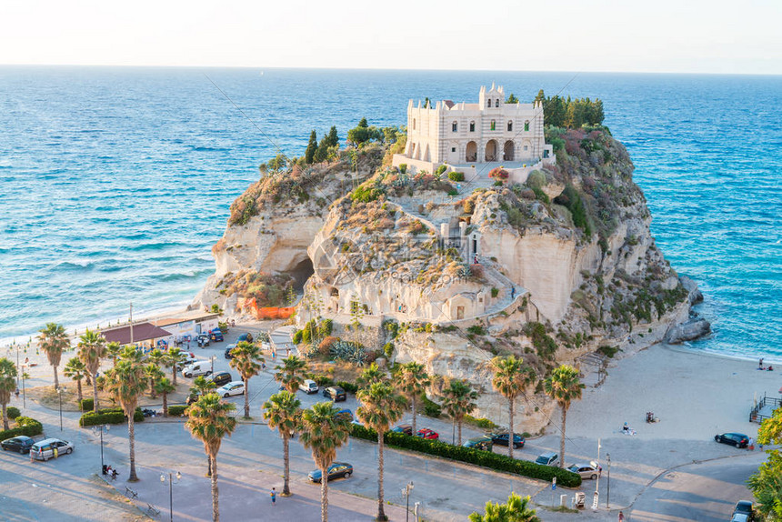 前四世纪修道院位于意大利卡拉布里亚的特罗皮亚圣玛利亚岛Trope高清图片下载-正版图片503454323-摄图网