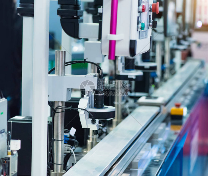 手机工厂的机器人机器视觉系统高清图片下载-正版图片503490937-摄图网