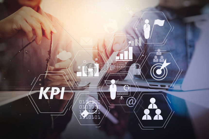 关键绩效指标KPI与商业智能BI指标一起衡量成就和计划的目标共同工作团队会议概念高清图片下载-正版图片503496696-摄图网