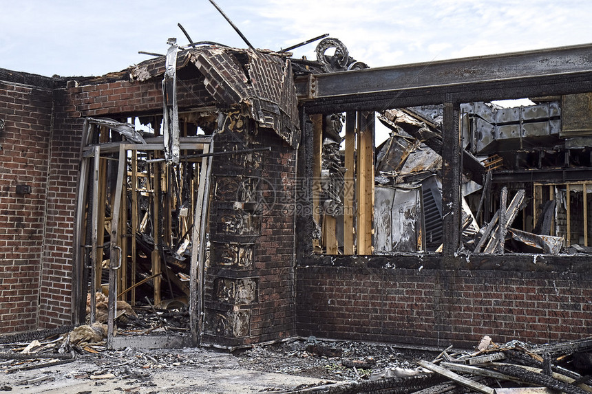 民众餐厅烧毁残块木炭和高清图片下载-正版图片503563542-摄图网