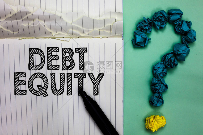 显示债务权益的概念手写商业照片文本将公司总负债除以股东笔记本号笔在绿色背景上皱高清图片下载-正版图片503570325-摄图网